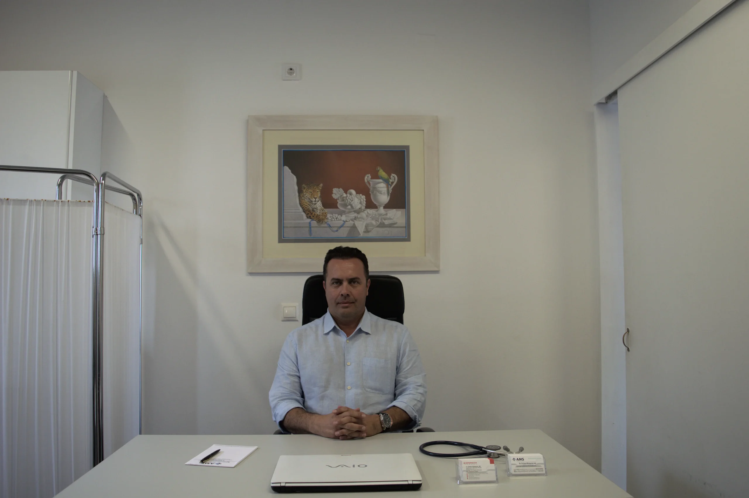 AMS CLINIC Μυκόνου: Γνωρίστε τον Γιατρό Σπύρο Μπάρμπα – Mykonos Magazine